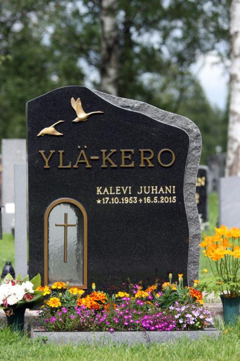 Hautakivet • hautakivi • hautakiven kaiverrukset • Kuntolan Kiviveistämö